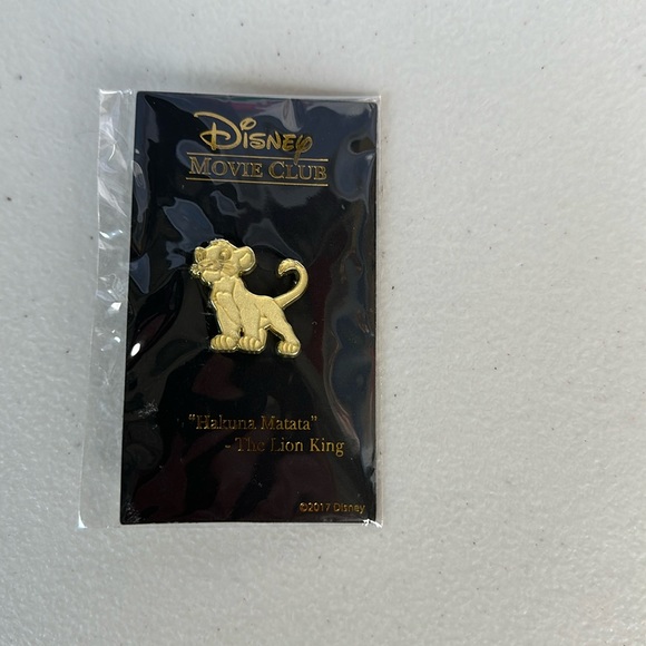 Disney | Accessories | Newdisney Movie Club Baby Simba Pin 27 Hakuna ...